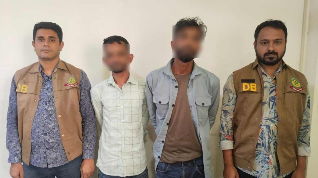 চট্টগ্রামে শীর্ষ সন্ত্রাসী বুইশ্যার ভাইসহ ছিনতাইকারী গ্রেপ্তার ...